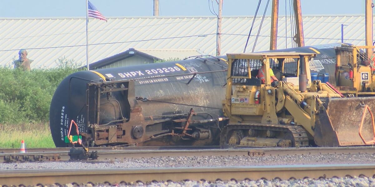 Train derails in Superior, causes chemical spill Train derails in Superior, causes chemical spill